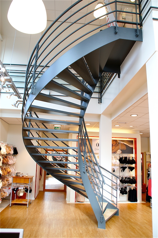 engelse trap met tussenbordes – 2 – Conmedra